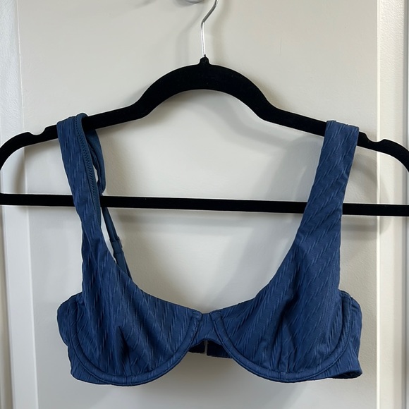 Abercrombie & Fitch | Swim | Abercrombie Bikini Underwire Bikini Top ...